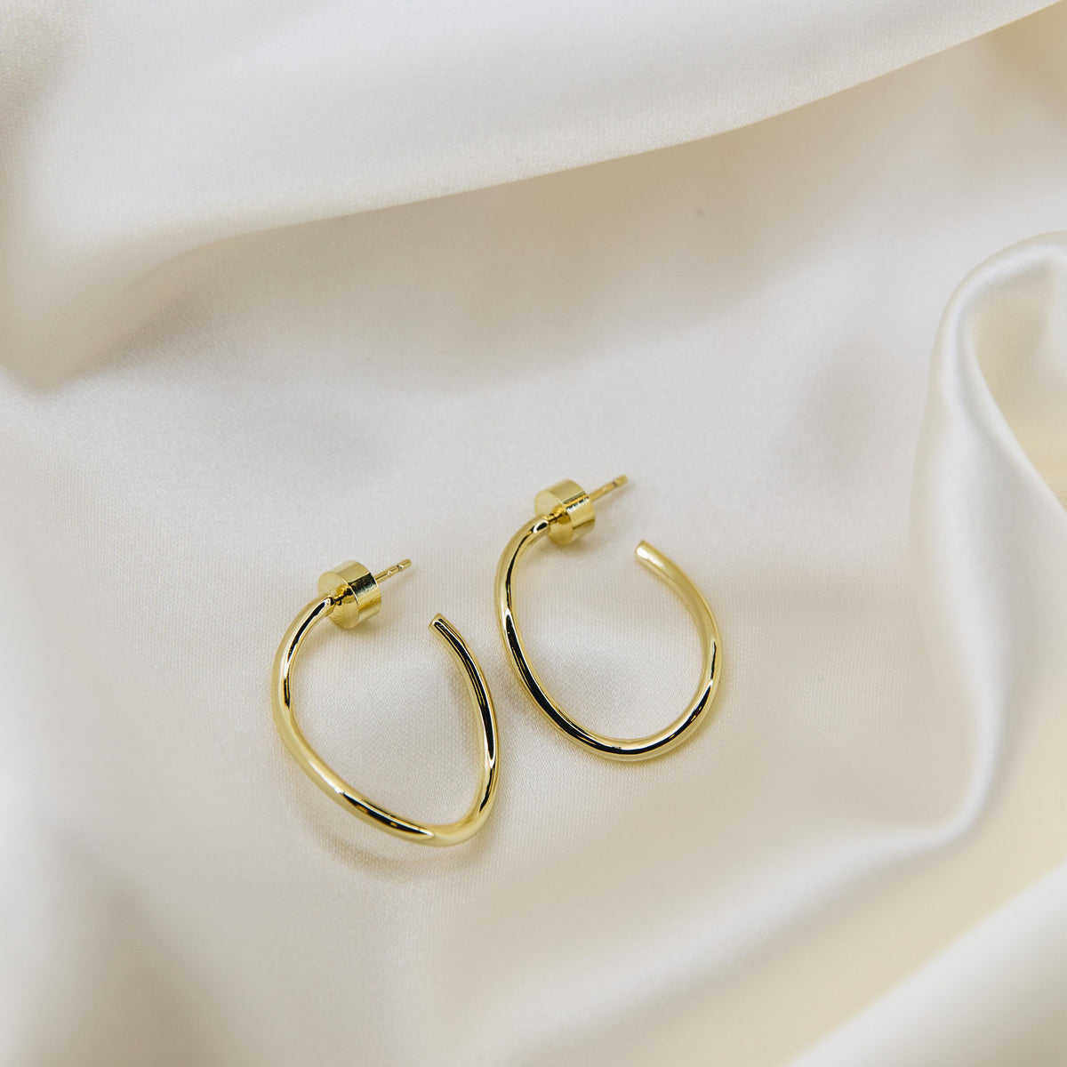 Wavy Oval Hoop – The NKC Store